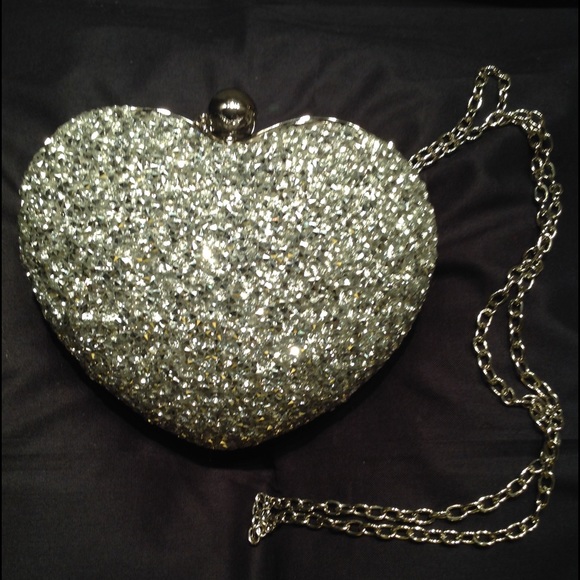 💎Diamond clustered💎 | Bags | Prom Ready Silver Diamond Clustered Heart ...